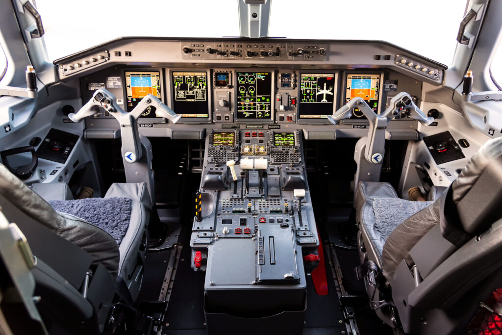 Captain Embraer E175 / E195 | Commercial Aviation